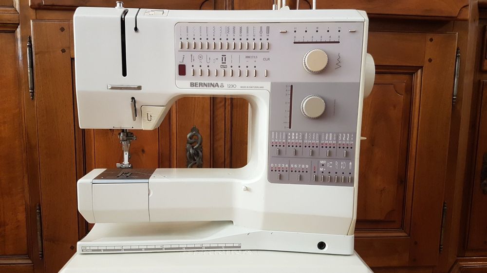 Bernina 1230 Nähmaschine mit viel Zubehör | Kaufen auf Ricardo