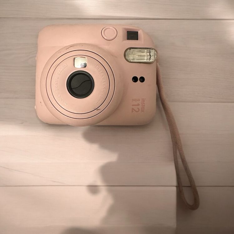 Pink Instax Mini 12 Instant Camera (Gebraucht) in Zürich für CHF 60 ...