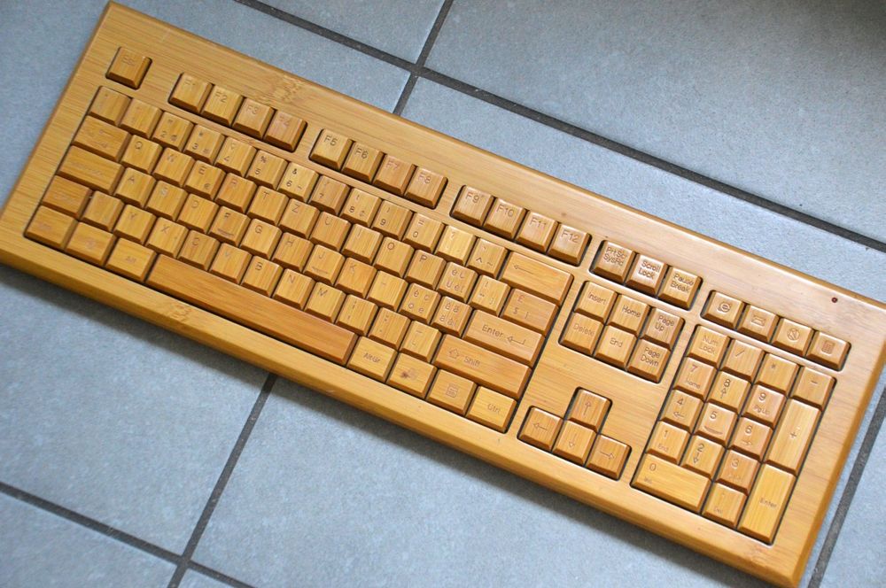Clavier en bois Bamboo Keyboard Tastatur aus Holz Bluetooth (Gebraucht ...