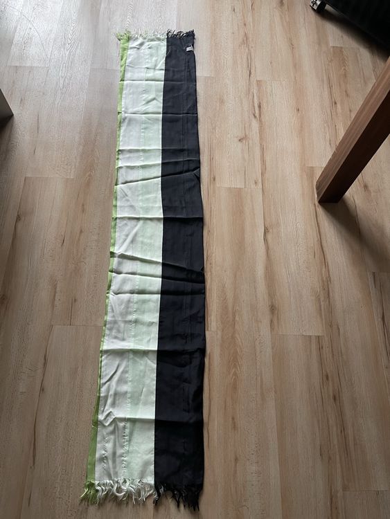 Écharpe en soie Turnover - vintage très très bon état (D'occasion) à ...