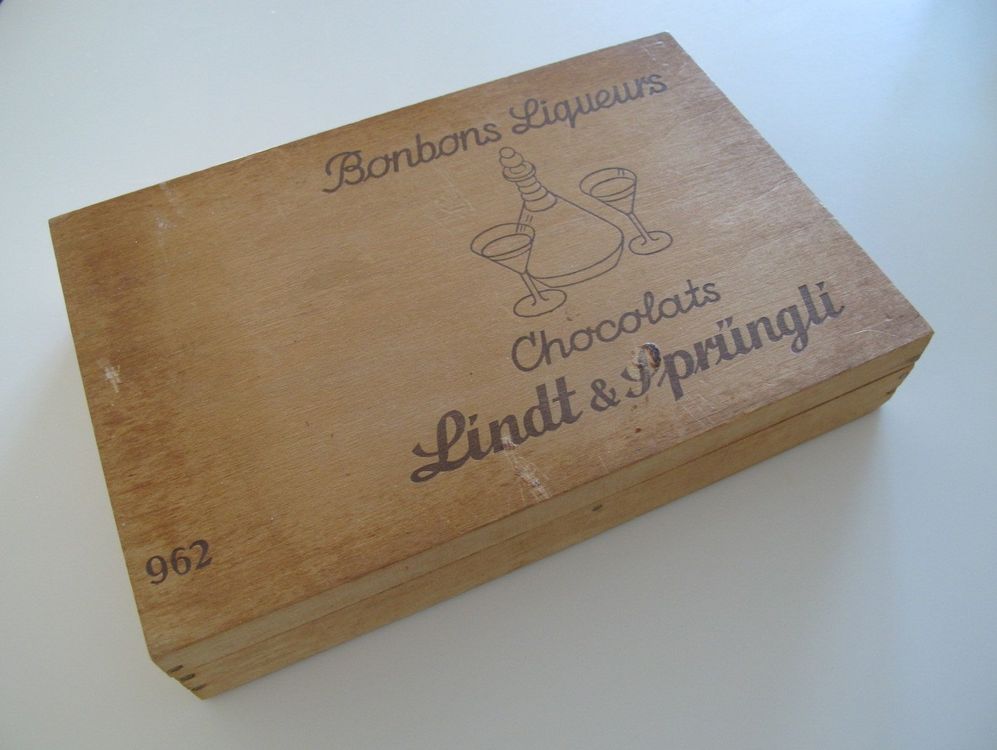 Antike Holzbox, Lindt & Sprüngli Chocolats Bonbons Liqueurs (Gebraucht ...
