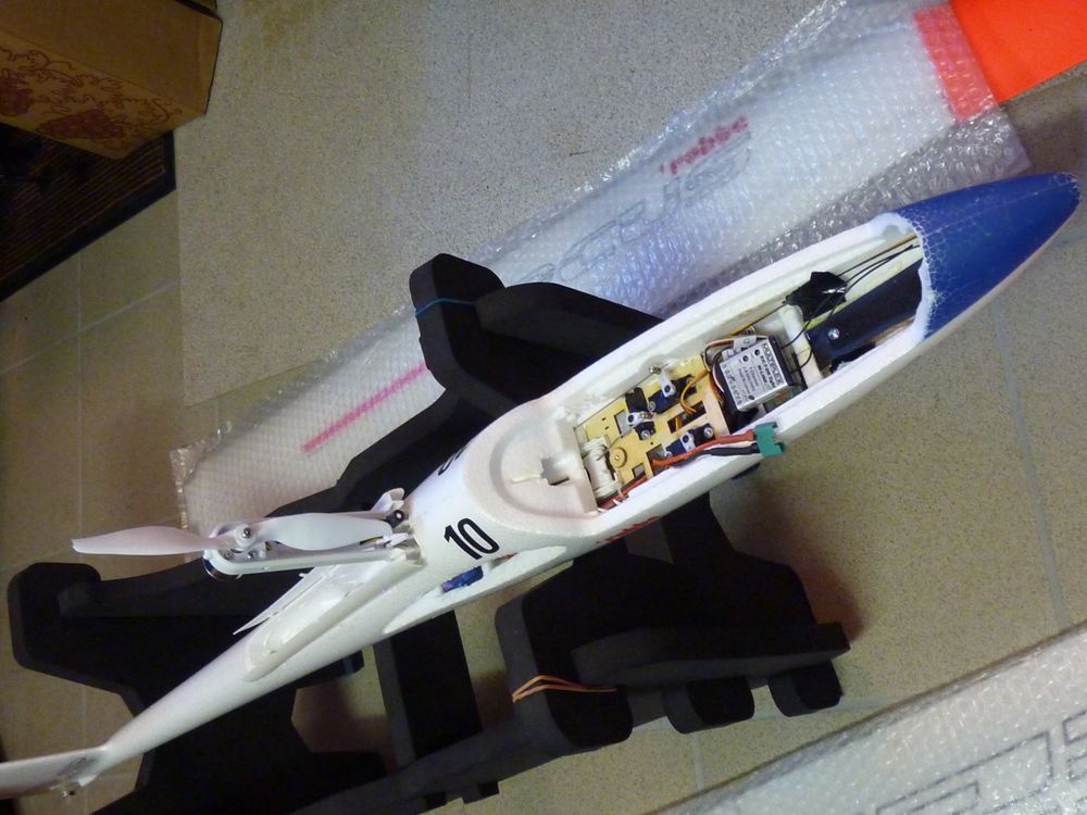 Neuwertiger Motorsegler Arcus E 2.2 von Robbe | Kaufen auf Ricardo