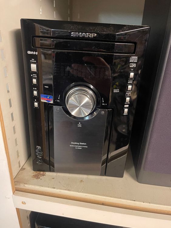 Stereo-Radio und CD-Player, Sharp mit 2 Lautsprechern 40W (Gebraucht ...