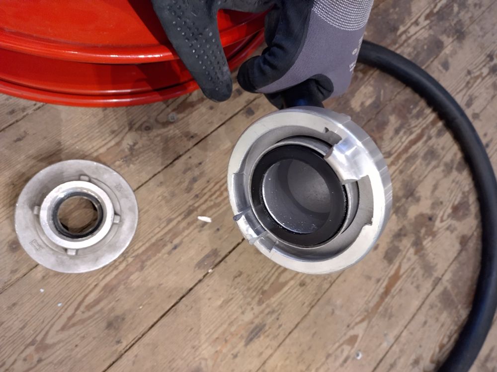 Schlauchrolle 20m Feuerlöschposten Wandhydrant Minimax 2023 (Gebraucht ...