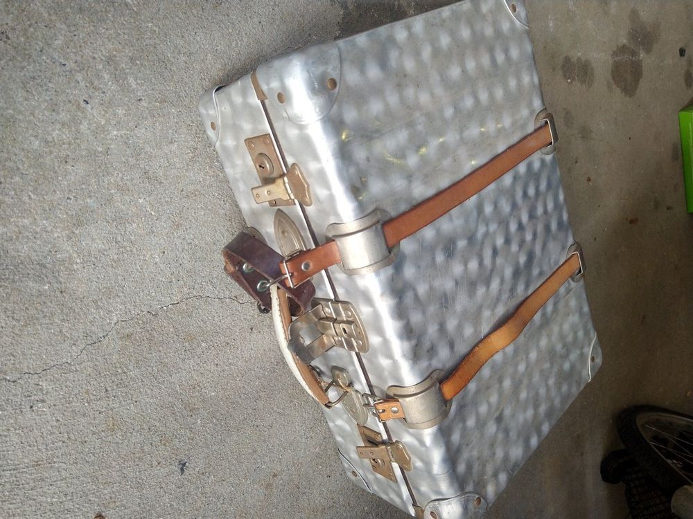 Valise en alu vintage (D'occasion) à pour CHF 50 – retrait uniquement ...