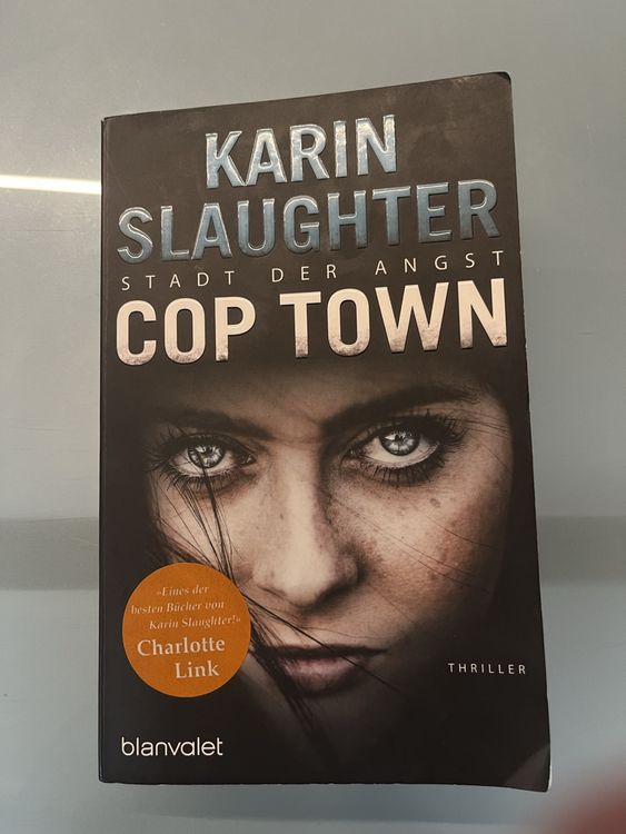 Karin Slaughter - Cop Town (Gebraucht) in Niedermuhlern für CHF 2 – mit ...