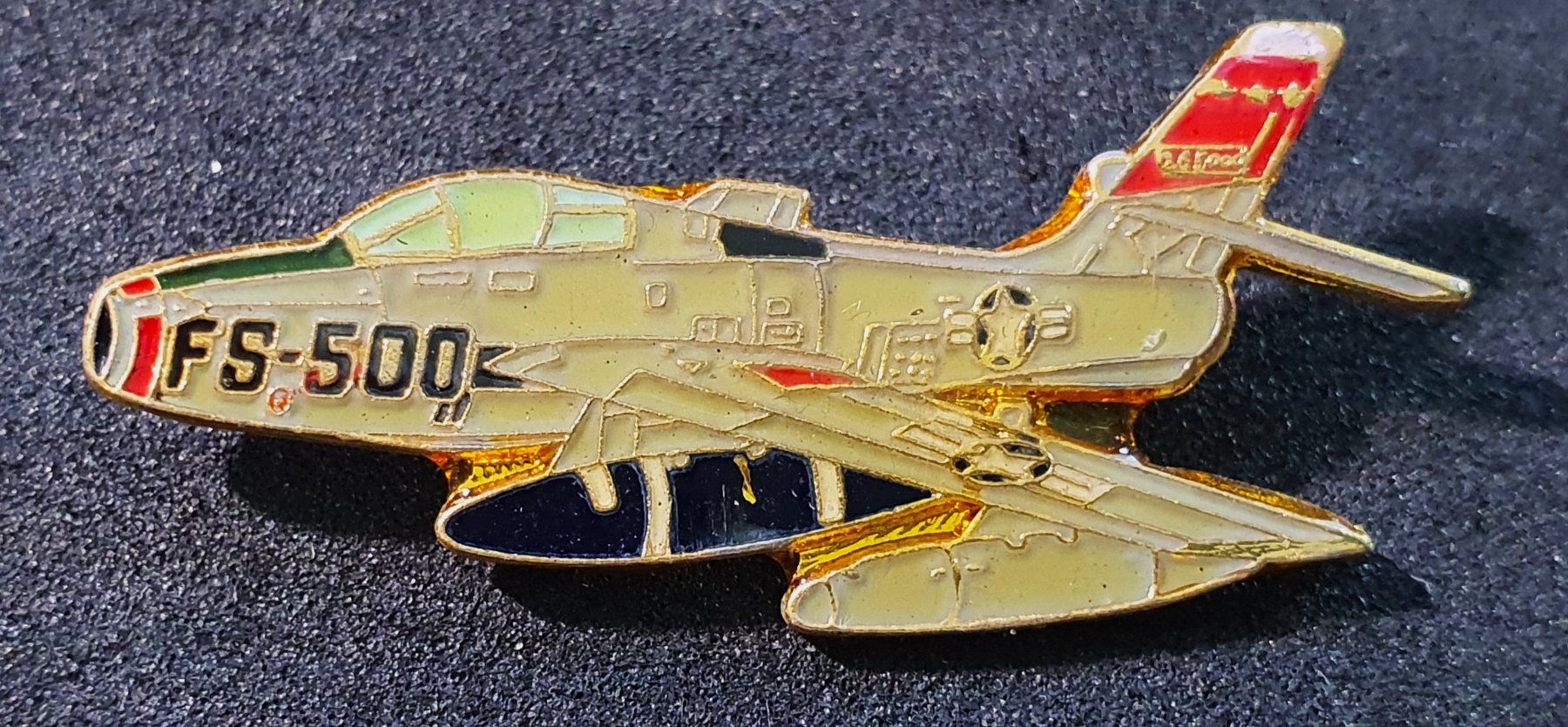 BB375 - Pin Militär Armee Army Air Force Jet Flugzeug FS-500 (Gebraucht ...