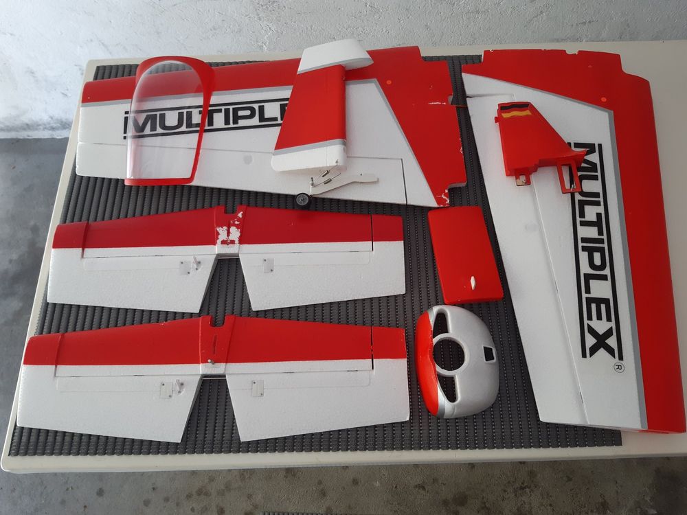 Ersatzteile zu Multiplex Extra 300 S (Gebraucht) in Grenchen für CHF 25 – nur Abholung auf ...