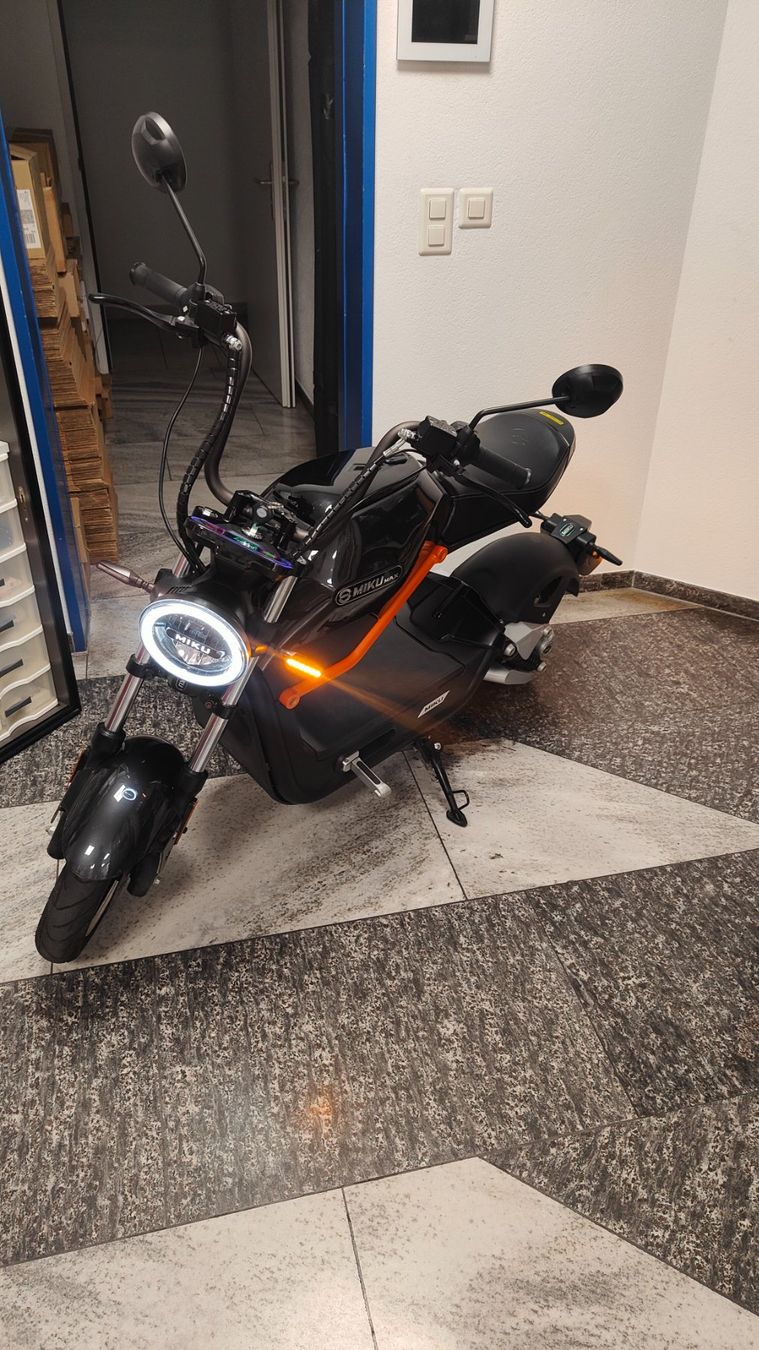 Miku Max E-Roller E-Scooter 20 Km/h (Strassenzugelassen) (Gebraucht) in Zürich für CHF 2199 ...