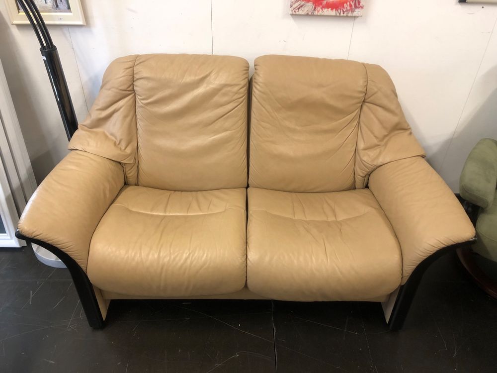 Stressless 2er-Couch mit Relaxfunktion (Gebraucht) in Brunnen für CHF 250 – nur Abholung auf ...