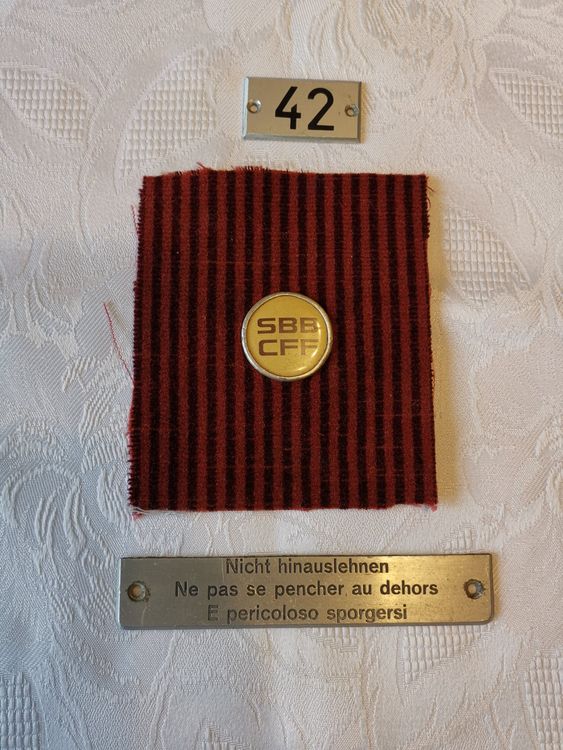 Bouton CFF sur tissu plaque et numéro place CFF (Gebraucht) in Hermance ...