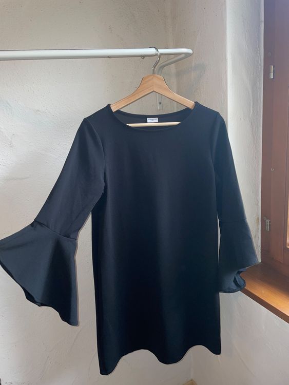 Kleid mit Trompetenärmeln (Gr. S) von Jacqueline de Yong (Gebraucht) in Döttingen für CHF 6 ...