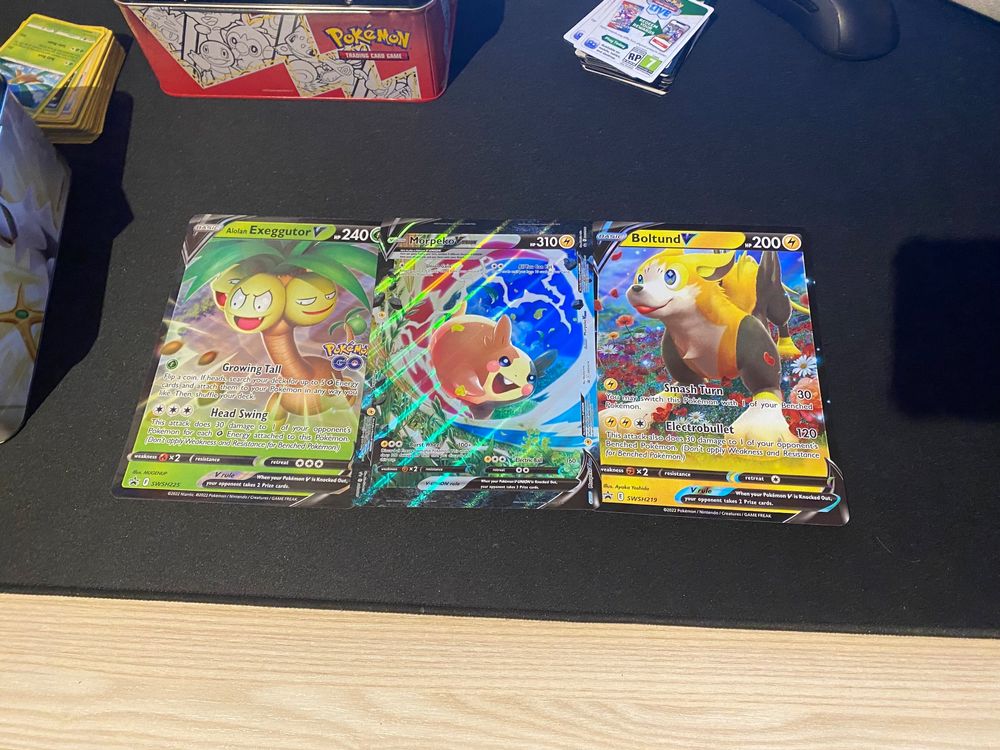 3 Pokemon Jumbo Karten Exeggutor V, Morpeko V, Boltund V (Neu (gemäss Beschreibung)) in Anglikon ...