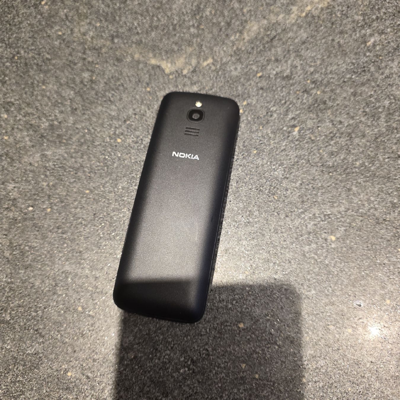 Nokia 8110 4G – Kult-Handy im Top Zustand! (Neu (gemäss Beschreibung ...