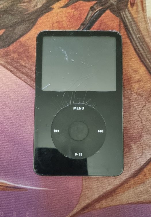 iPod Classic 5th Gen - 30GB - schwarz - Model A1136 (Defekt) in ...