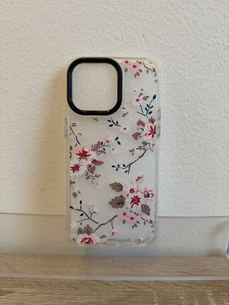 Lots de 3 coques iPhone 15Pro Max (D'occasion) à Payerne pour CHF 30 ...