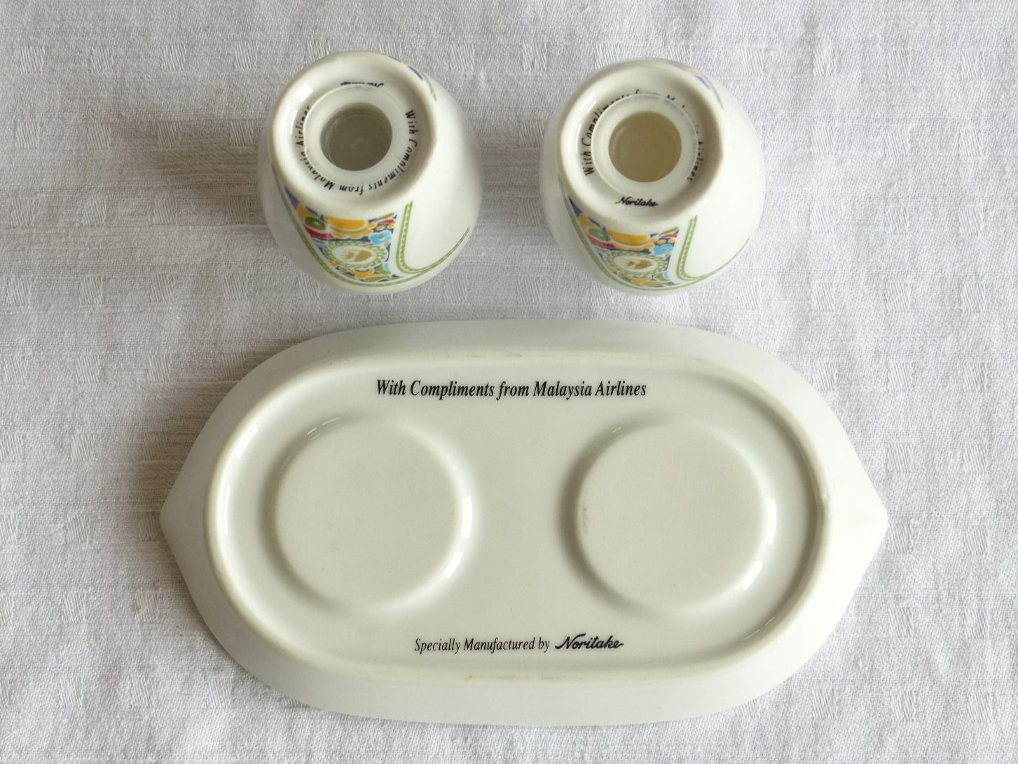 hübsche Salz und Pfeffer Streuer von Malaysia Airlines (Neu (gemäss ...