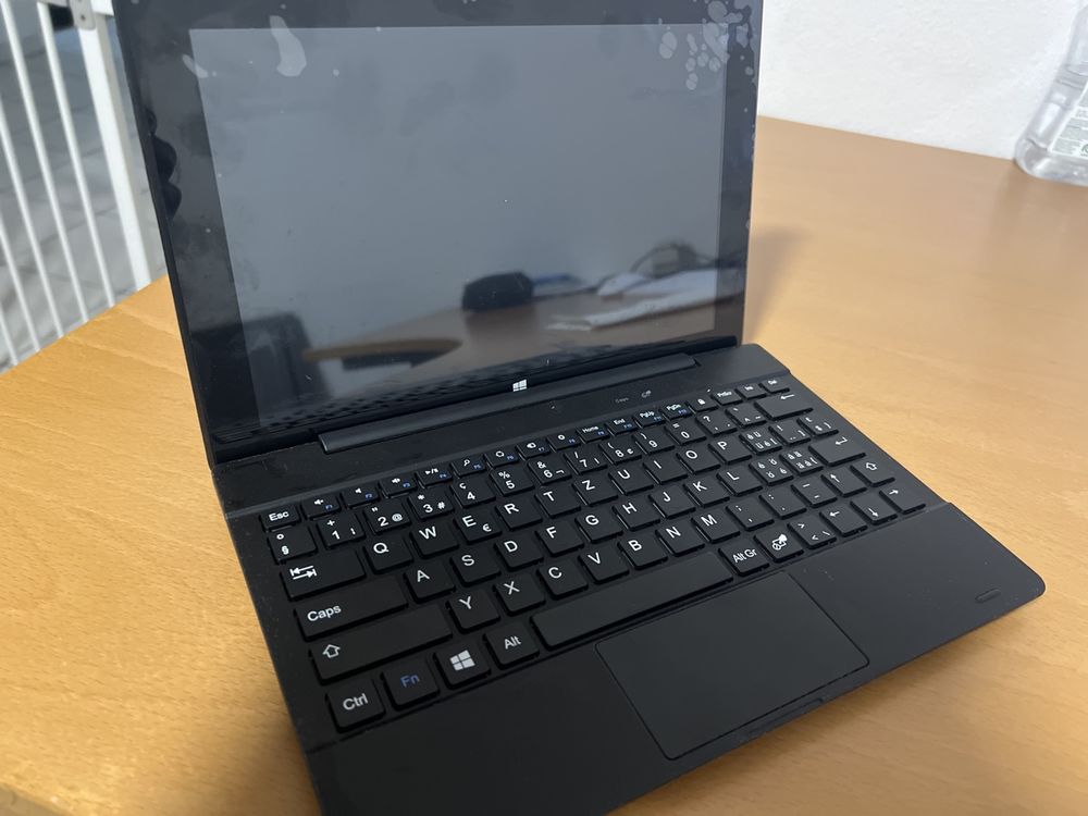 Trekstor SurfTab Twin 10.1" Tablet mit Windows (Defekt) in windisch für ...