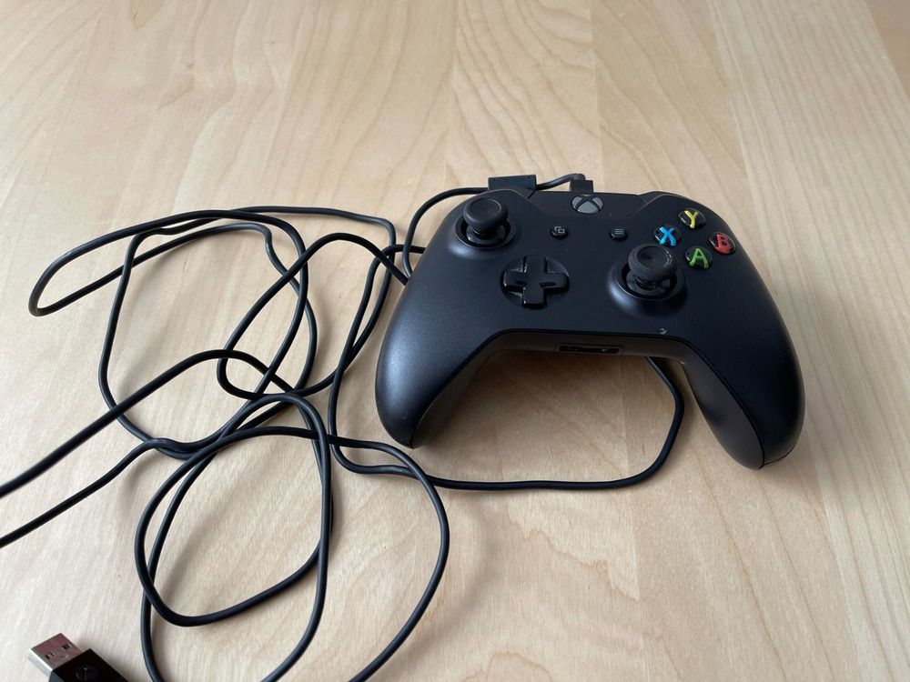 XBox One controller Model: 1537 | Acheter sur Ricardo