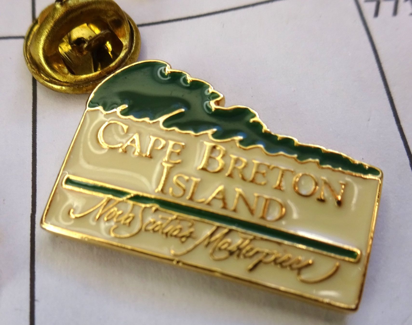 Pin CAPE BRETON Island (Gebraucht) in Utzenstorf für CHF 1 – mit ...