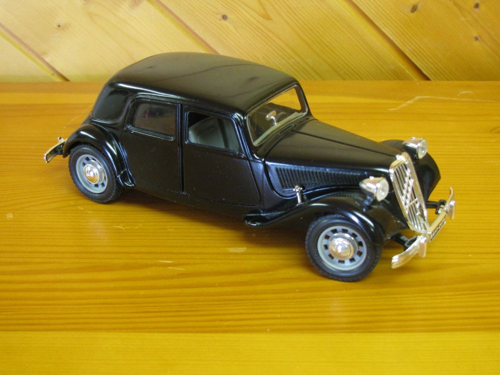 Burago Citroen 15CV 1:24 (Gebraucht) in Bellwald für CHF 18 – mit ...