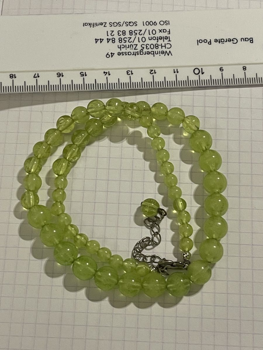 Collier vintage vert anis, perles ronde 41 cm +6 cm bon état (D ...
