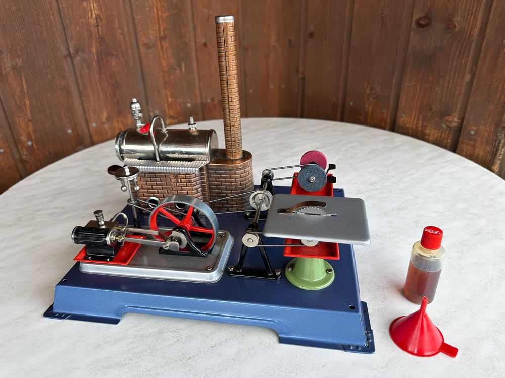 Wilesco Dampfmaschine D101 (Gebraucht) in Kestenholz für CHF 59 – mit ...