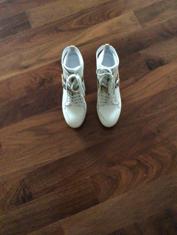 Sportschuhe mit Absatz. // HOGAN (Gebraucht) in Zürich für CHF 80 – mit ...