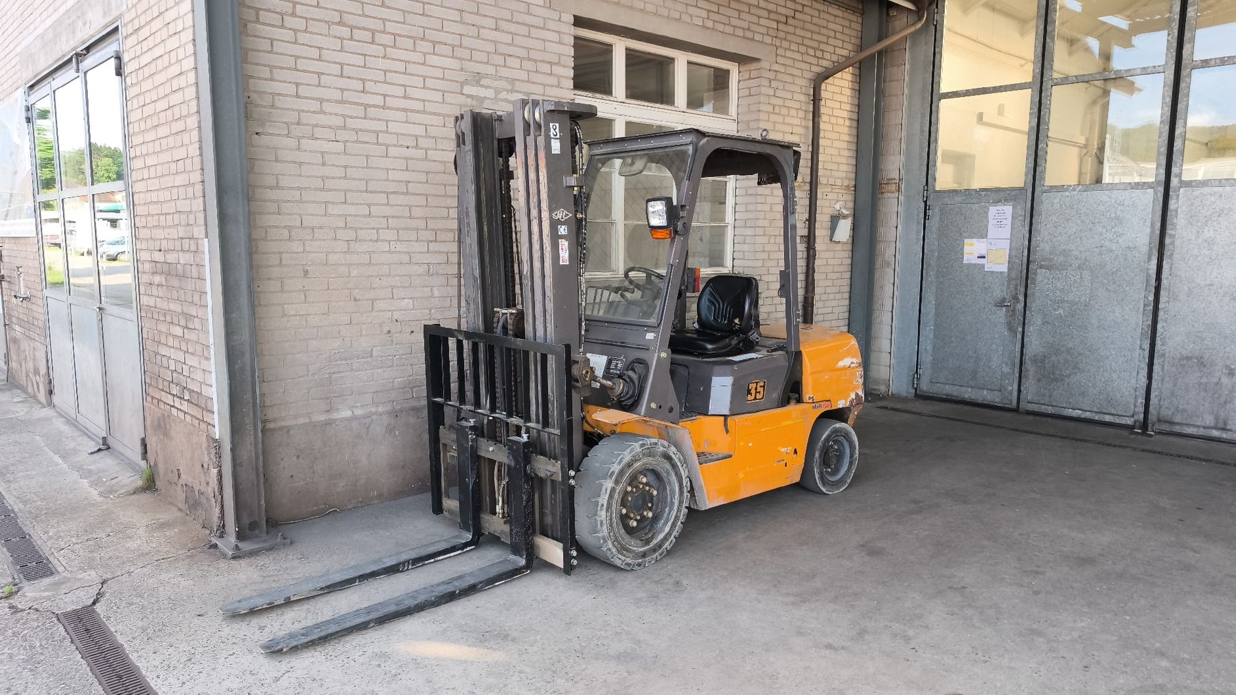 Diesel Stapler (Gebraucht) in Hinwil für CHF 5500 – nur Abholung auf Ricardo kaufen