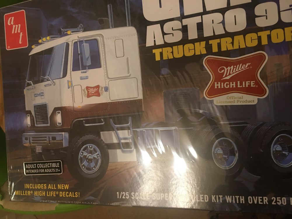 AMT GMC Astro 95 Truck Tractor - Miller High Life! (Neu und ...