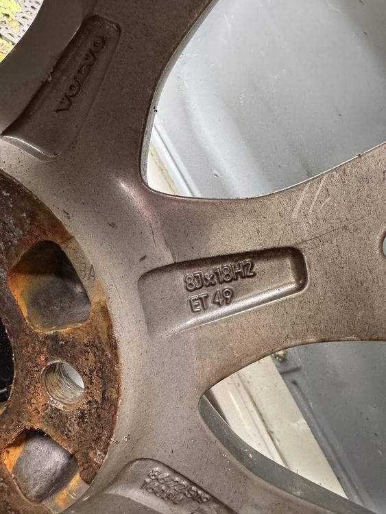 Volvo Kompletträder 235/40 R18 Sommerreifen, Top Zustand! (Gebraucht ...