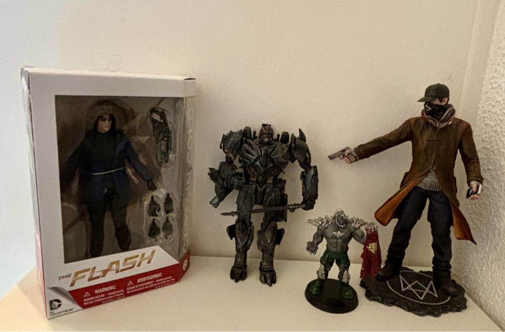 4 Sammelfiguren,the Flash,Transformers,Doomsday,WatchDogs (Neu und ...