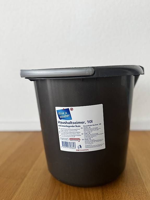 Eimer 10 L (Gebraucht) in Bern für CHF 3 – nur Abholung auf Ricardo kaufen