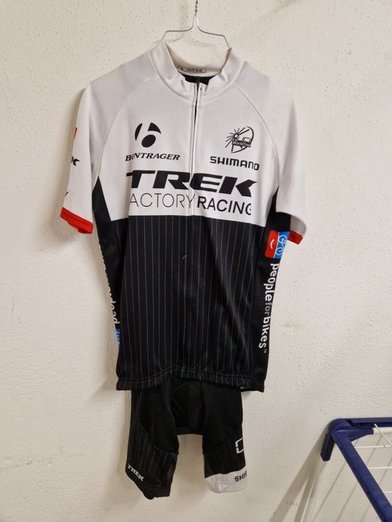 Rennrad Trikot und Hose Trek Factory Racing (Gebraucht) in Bülach für ...