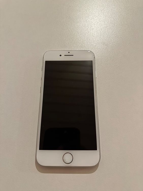 iPhone 8 64GB | Kaufen auf Ricardo
