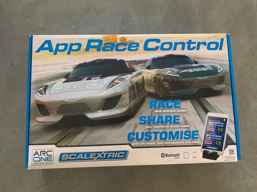 1/32 SCALE SCALEXTRIC ARC ONE APP RACE CONTROL SLOT CAR SET- | Kaufen ...