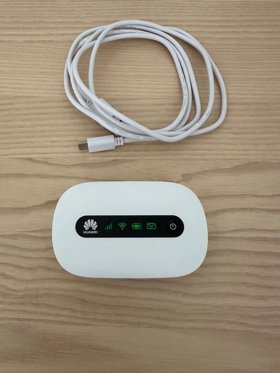 Huawei E5220s-2 Mobiler WIFI/Wlan 3G-Router Hotspot (Gebraucht) in ...