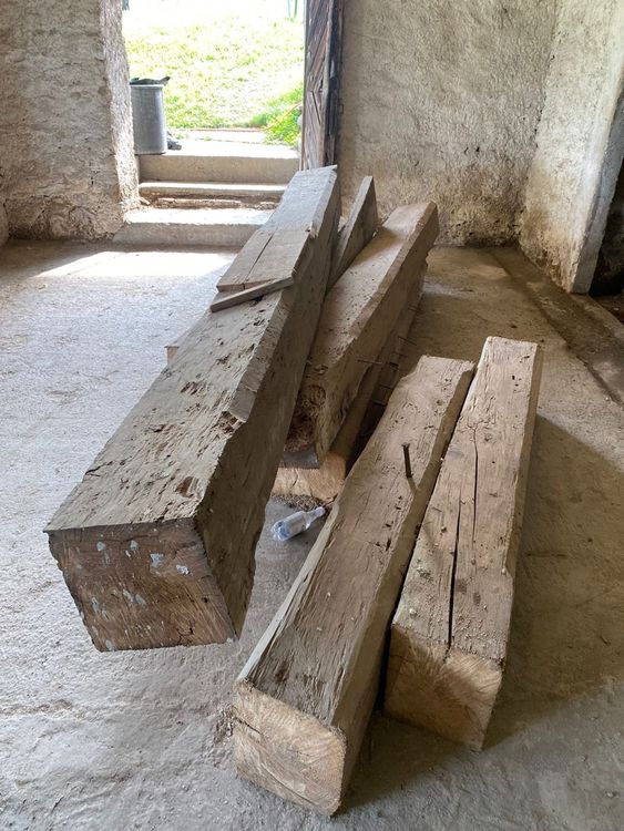 Alte Holzbalken (Gebraucht) in Siebnen für CHF 500 – nur Abholung auf Ricardo kaufen