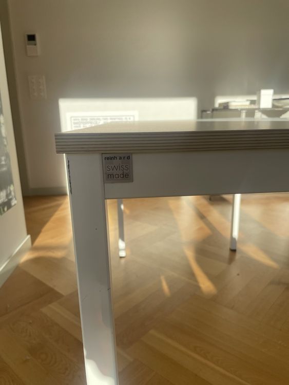 Schlichter, weisser Tisch von Reinhard, Swiss Made | Kaufen auf Ricardo