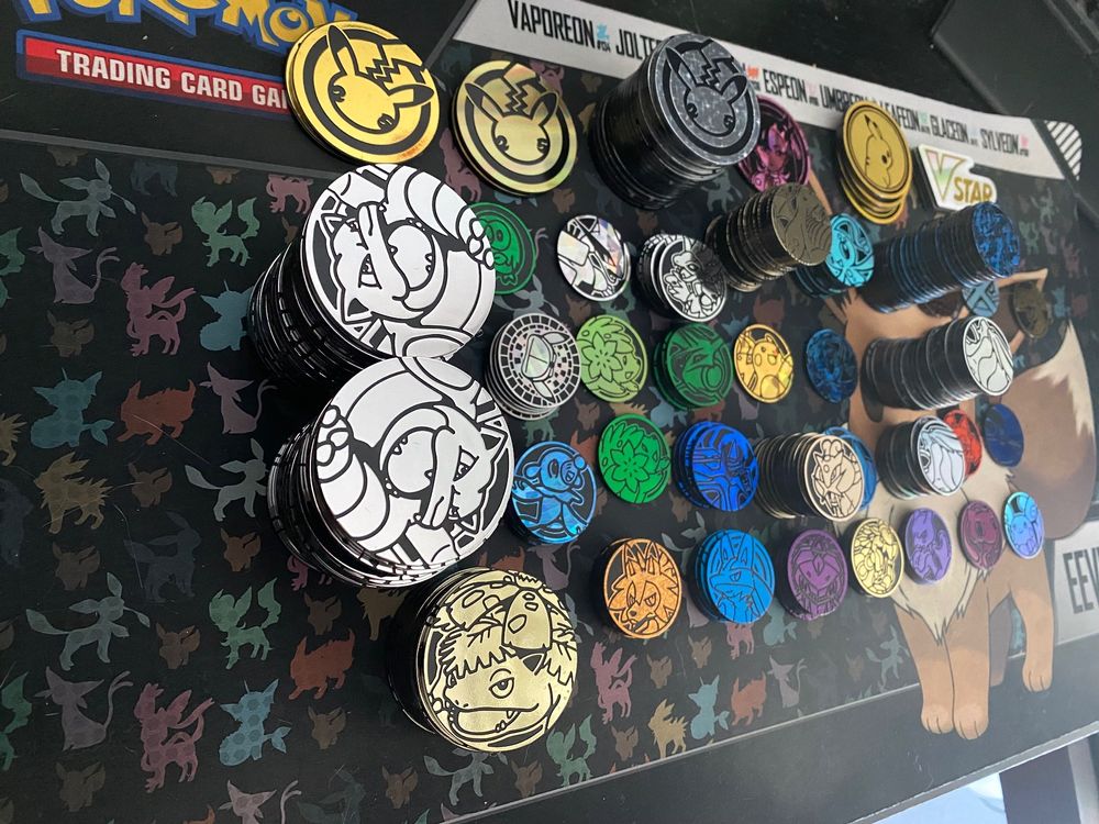 Pokemon Coins - Mew Mewtwo Lucario Pikachu Vulnona Rayquaza (Neu ...