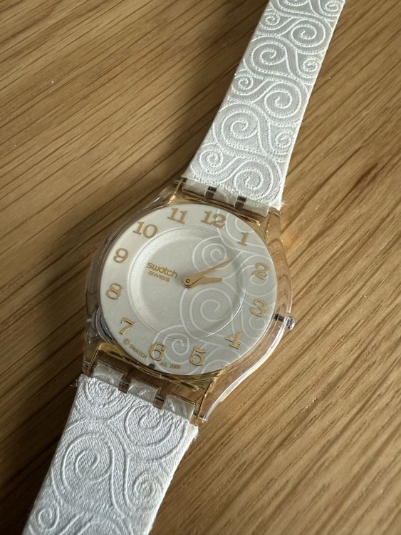 Swatch Blanche ultra-thin avec batterie (D'occasion) à Biel/Bienne pour ...