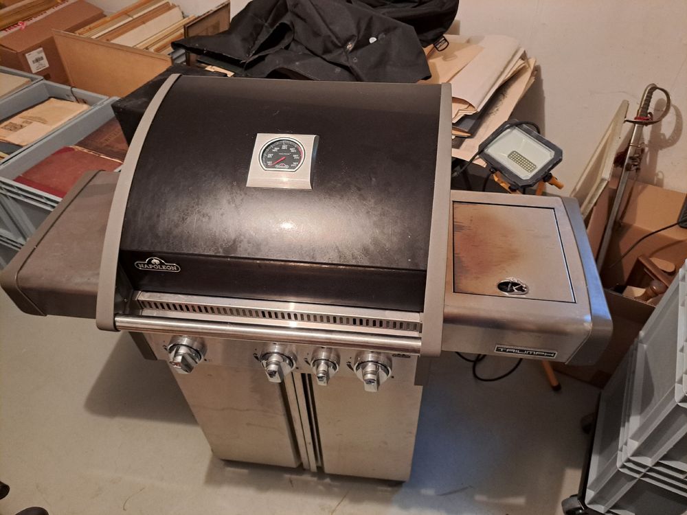 Napoleon Gasgrill Triumph T410SB (Neu (gemäss Beschreibung)) in ...