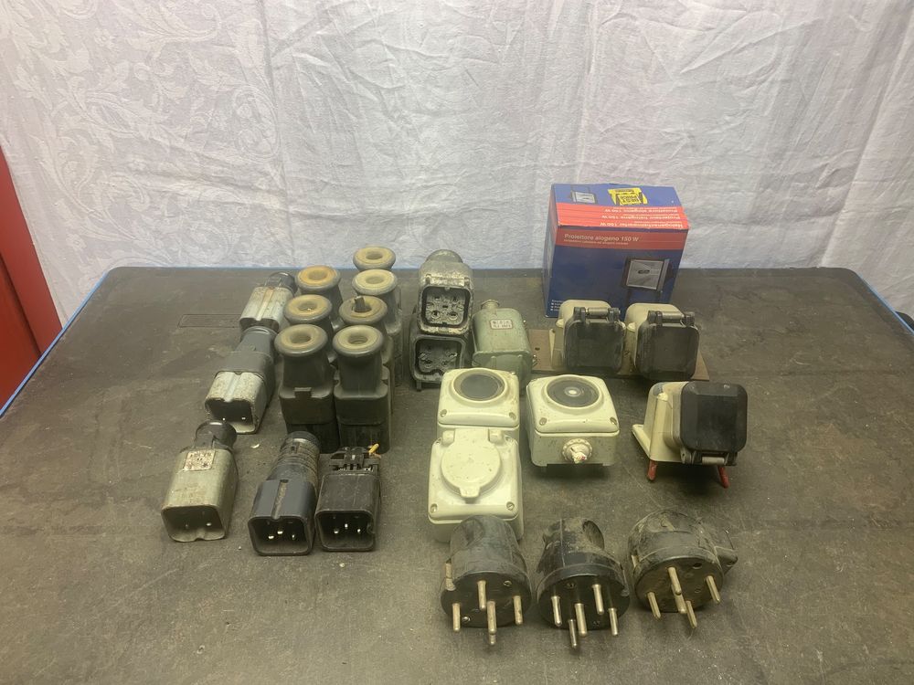prise 400 volts + interrupteur Alte 400 Volt stecker (Gebraucht) in ...