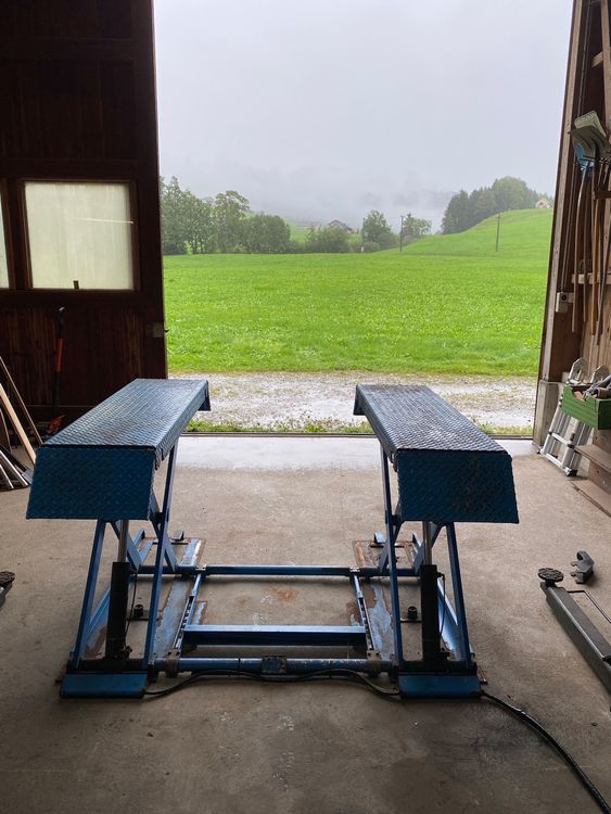 Zu verkaufen schöner Scherenlift Autohebebühne Ravaglioli (Gebraucht ...