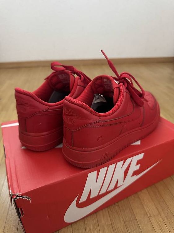 Nike Air Force 1 Rot (Gebraucht) in Urtenen-Schönbühl für CHF 30 – nur Abholung auf Ricardo kaufen
