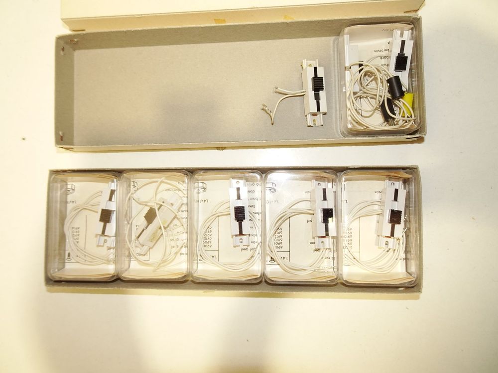 8 Fleischmann Stell und Schaltpult Stellwerk 6903 (Neu (gemäss ...