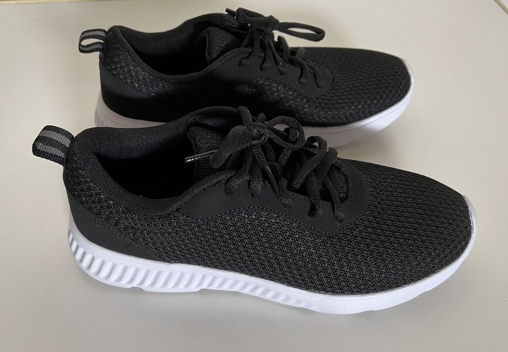 Basket noir Vty, homme, 41 (Gebraucht) in Sierre für CHF 2 – mit ...