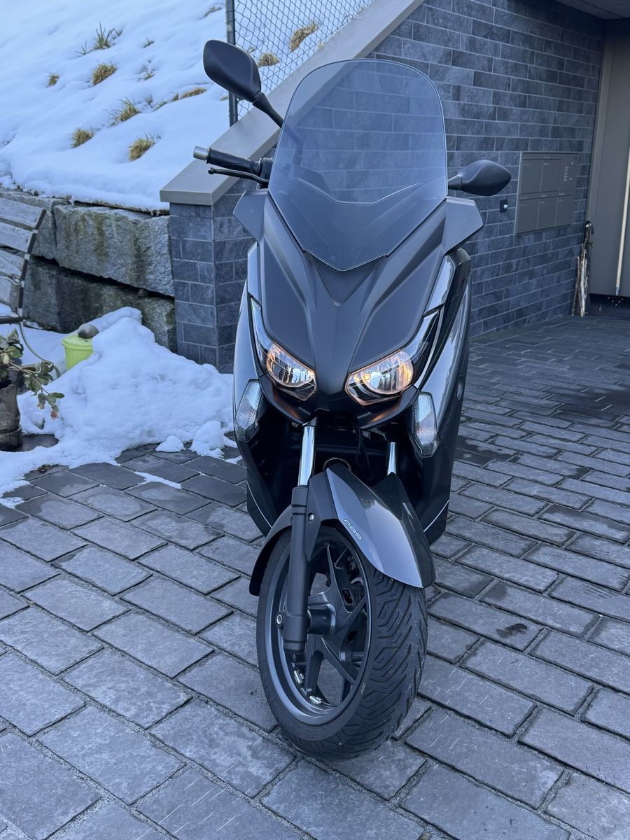 Yamaha XMAX 125 Roller, JG 2017, Top Zustand, wenig KM! (Neu (gemäss ...