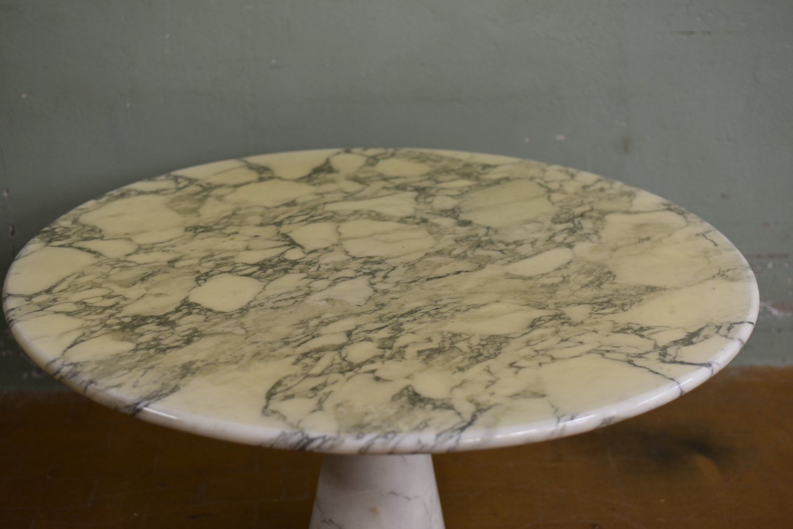 Designer Tisch aus Marmor Skipper by Angelo Mangiarotti (Gebraucht) in ...