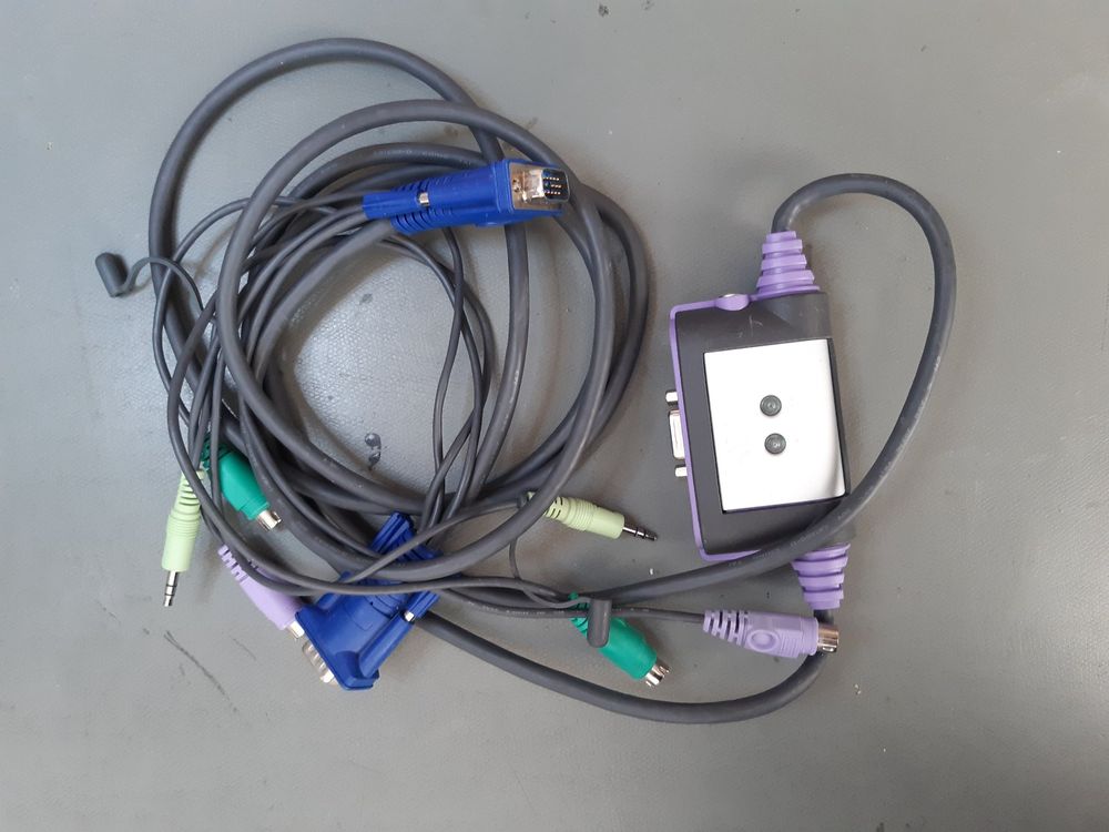 2-Port-PS/2-VGA/Audio-Kabel-KVM-Switch (1,2 m) (Gebraucht) in Davos ...